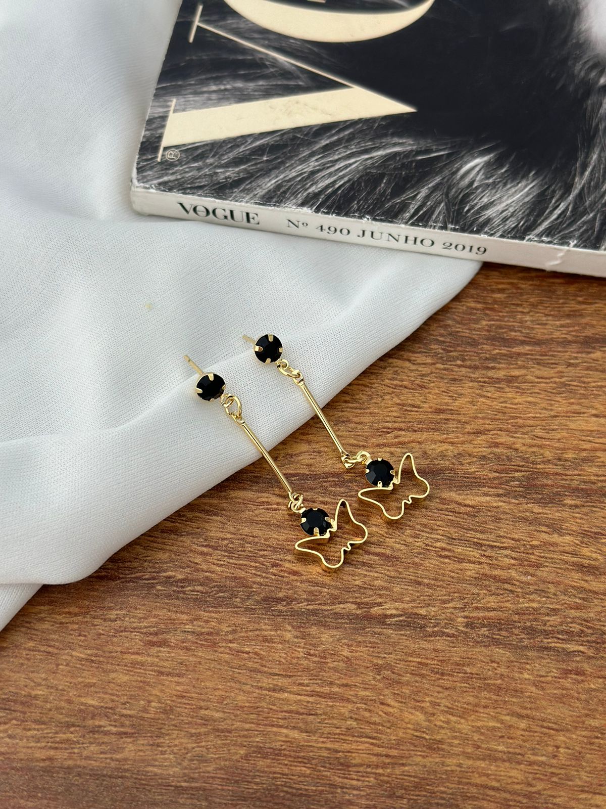 Miss.A Acessórios - Brinco Folheado a Ouro 18K Strass Preto com Borboleta