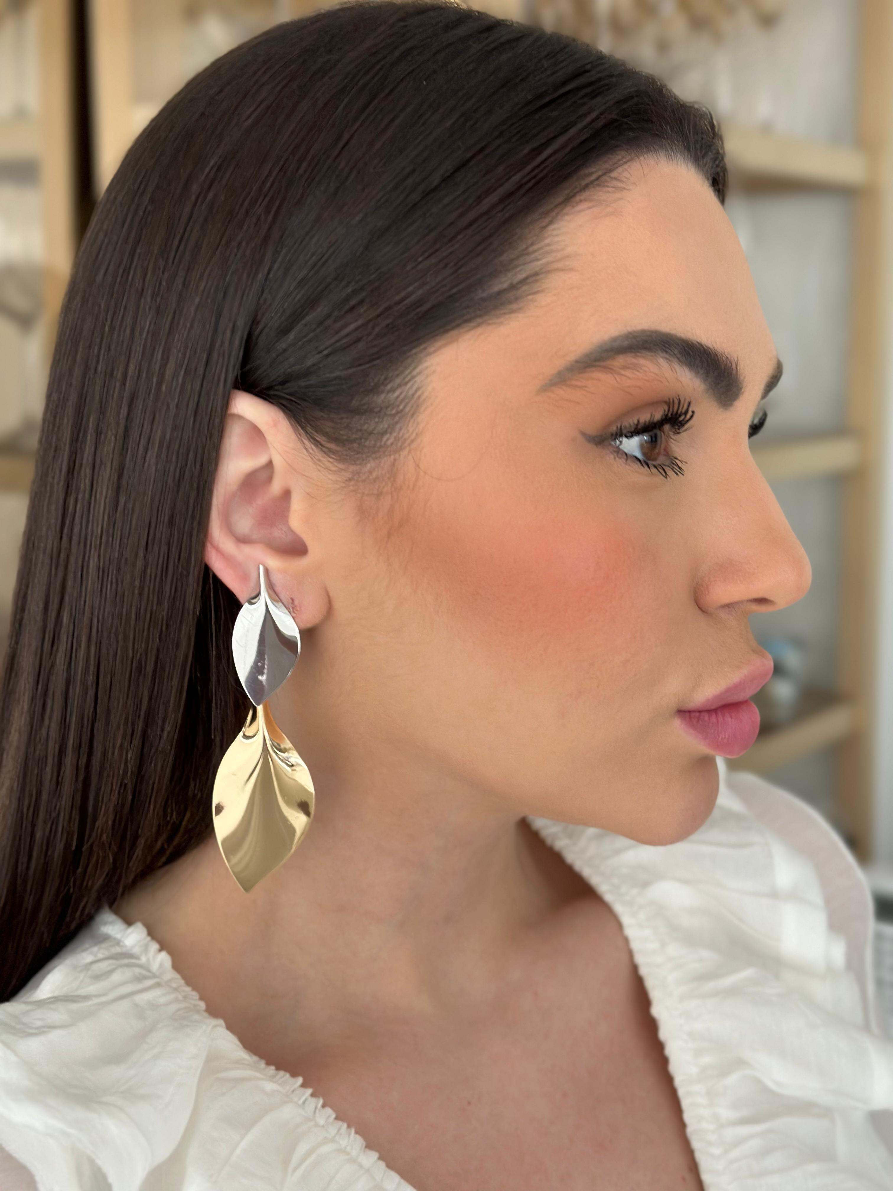 Miss.A Acessórios - Brinco Mix de Banhos Duo Folhas Lisa