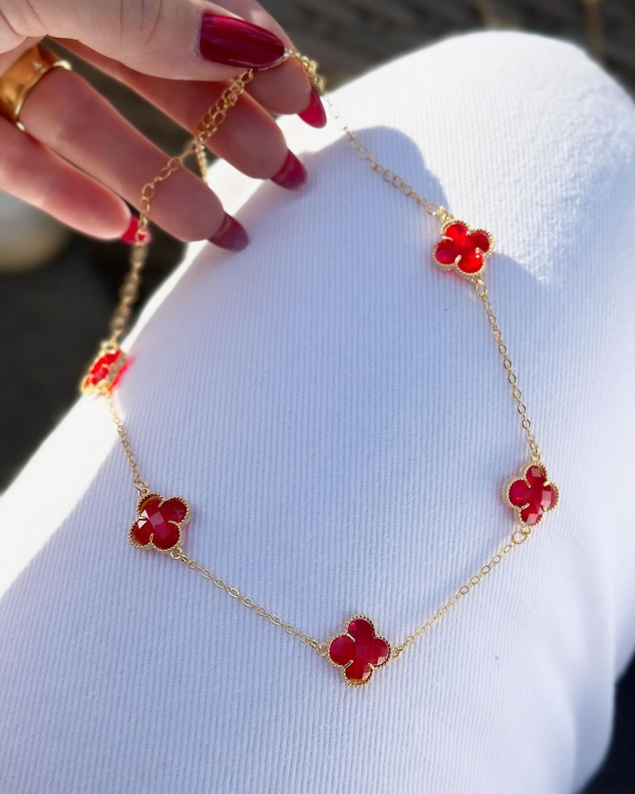 Colar Folheado a Ouro 18K Inspired Virginia Vermelho