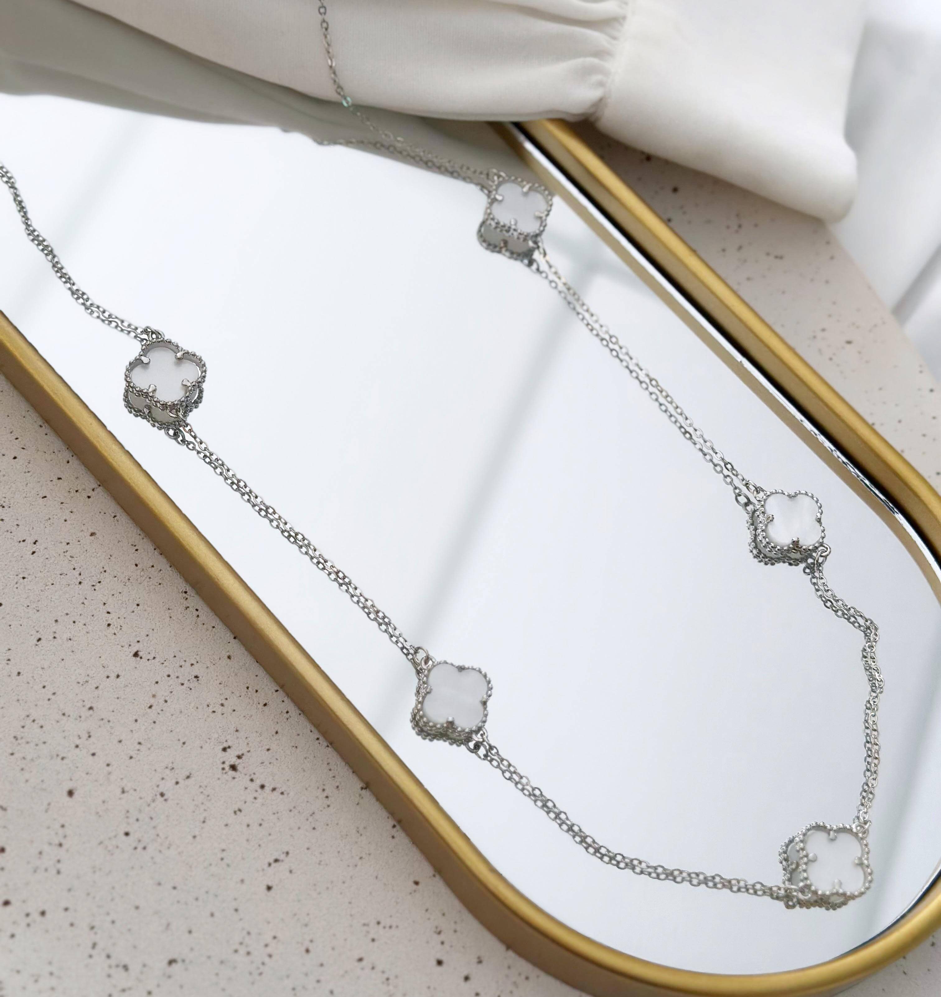 Colar Folheado a Prata Inspiração Virginia Longo Madre Pérola Branco