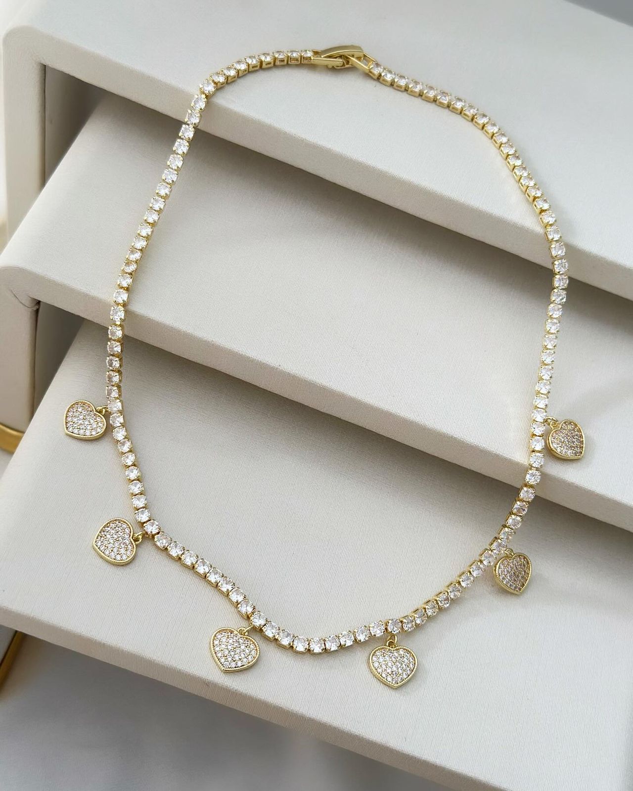 Miss.A Acessórios - Colar Folheado Ouro 18K Strass Coração Com Zircônia